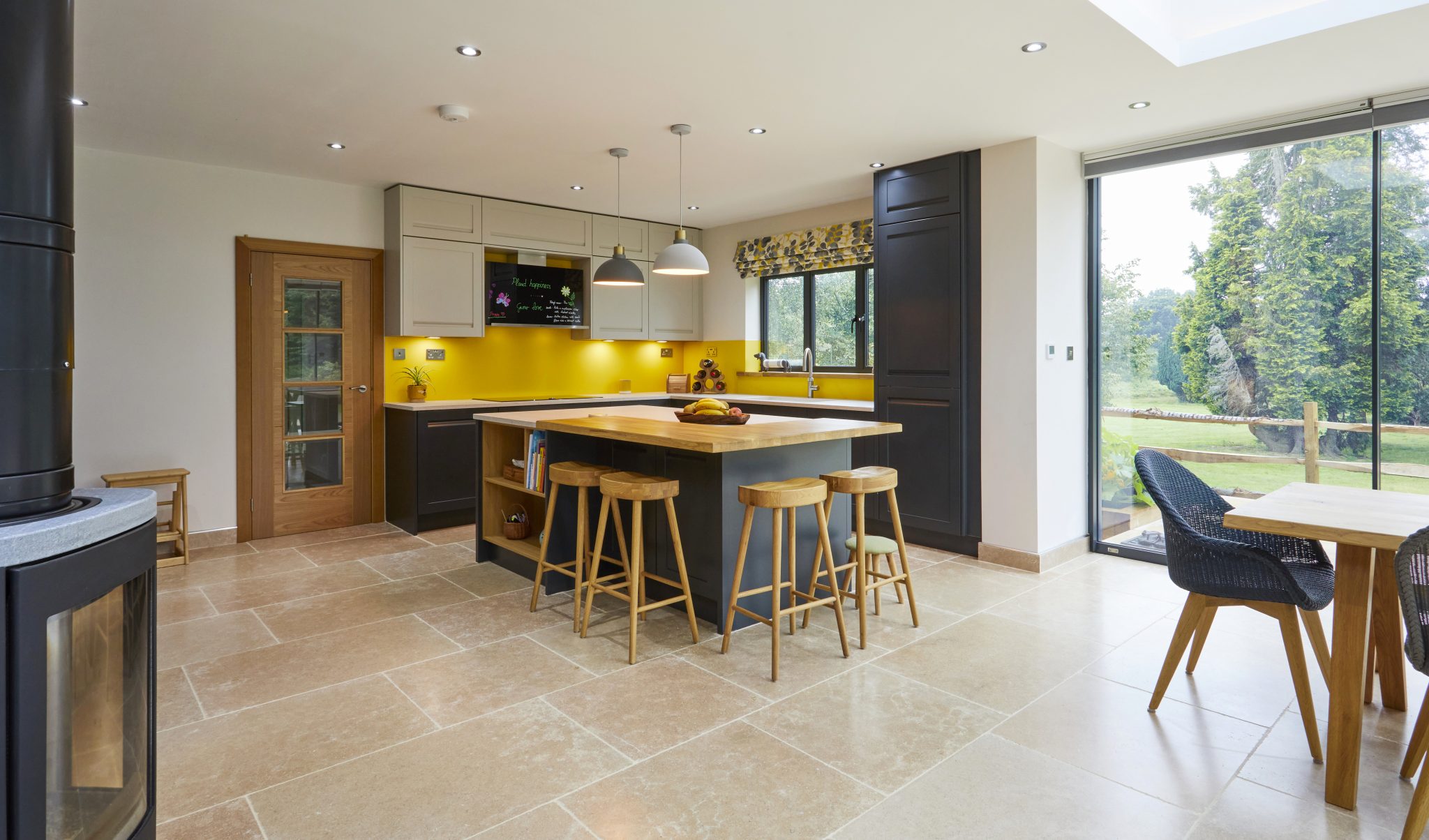 Open Plan Designs; A Modern Take on Traditional Kitchen Diners ...