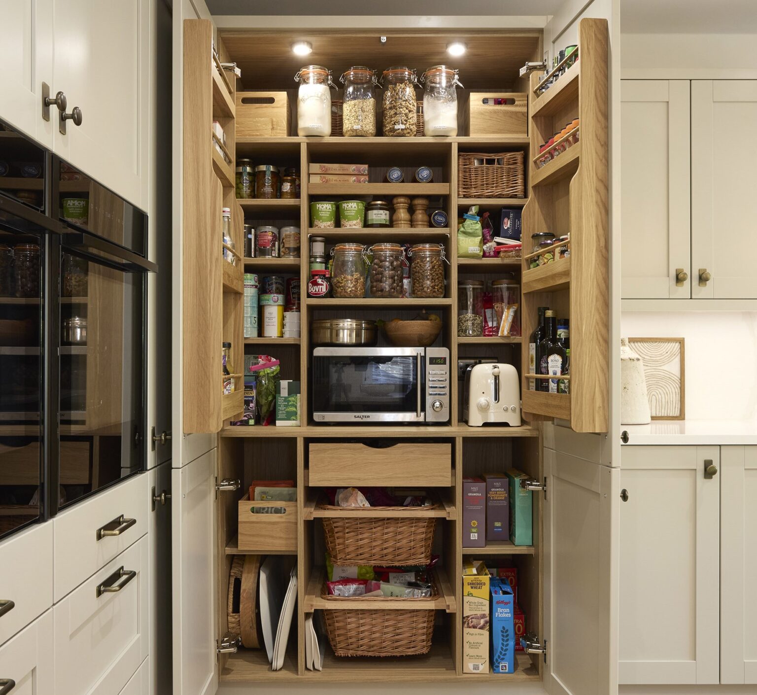 Designing a Kitchen for Efficient and Effortless Hosting and ...